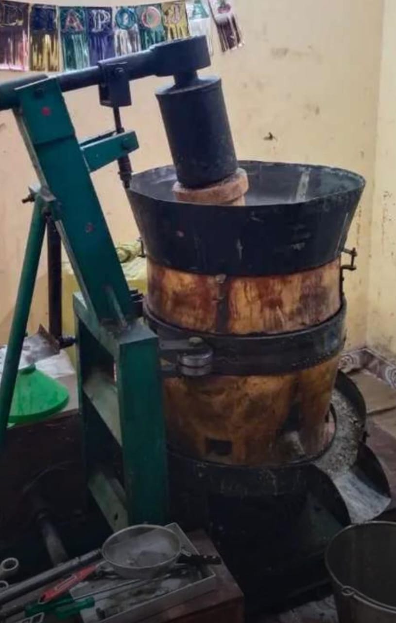 Traditional oil extraction